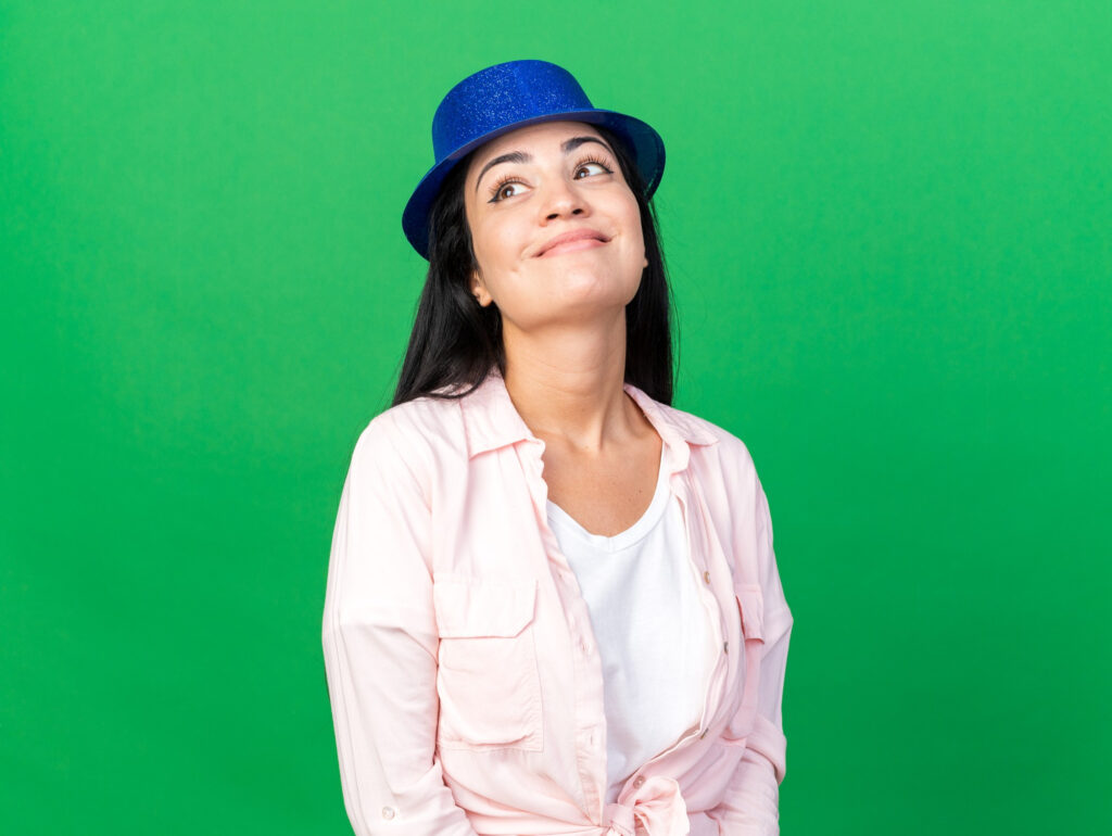 How to Use a Green Screen: A Guide for Marketing Videos!